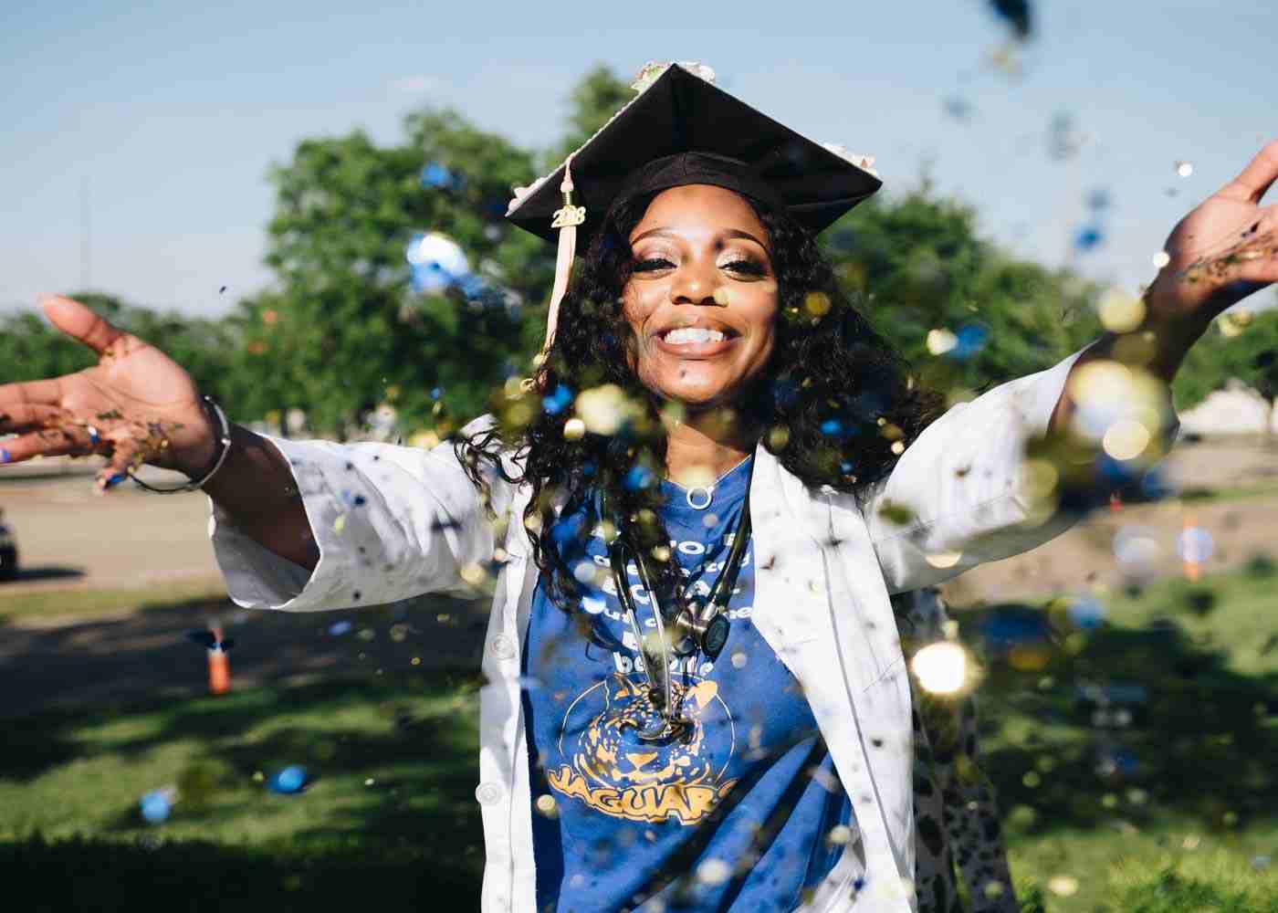 6 Tips to Help You Encourage the New Med Grad in Your Family