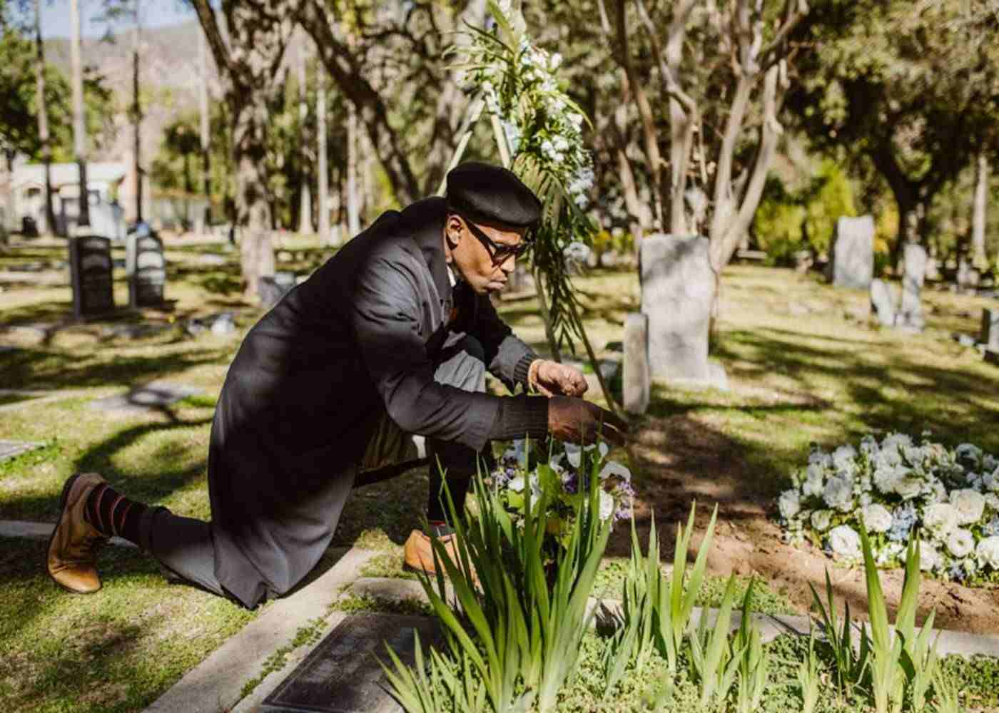 Choosing the Perfect Grave Monument for Your Spouse